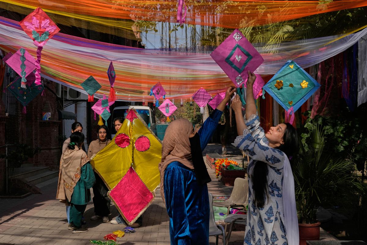 Photos of the Basant kite-flying festival in Pakistan after a 20-year ...