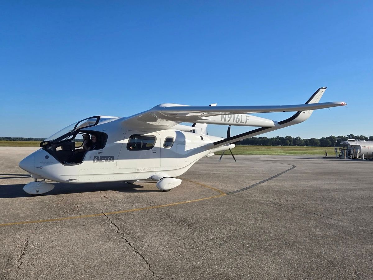 All-electric plane gives glimpse of the future in Poplar Blu...