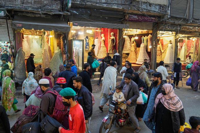 Photos of the slim alleyways of Pakistan's Mughal-era old Lahore city