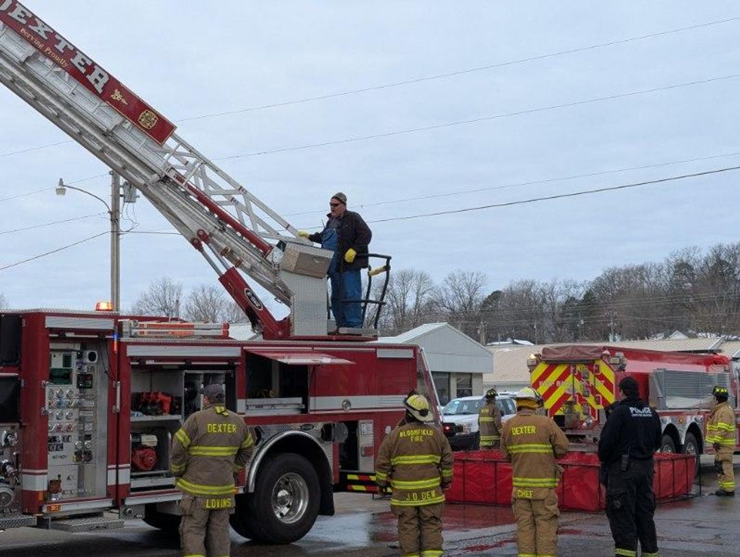 VIDEO AND GALLERY: Puxico restaurant fire spreads