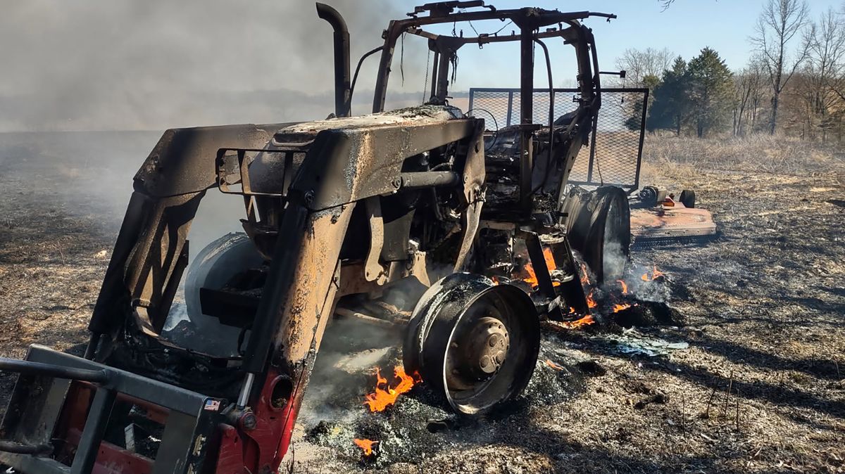 Fire departments, MDC team up to extinguish wildfire on Monday