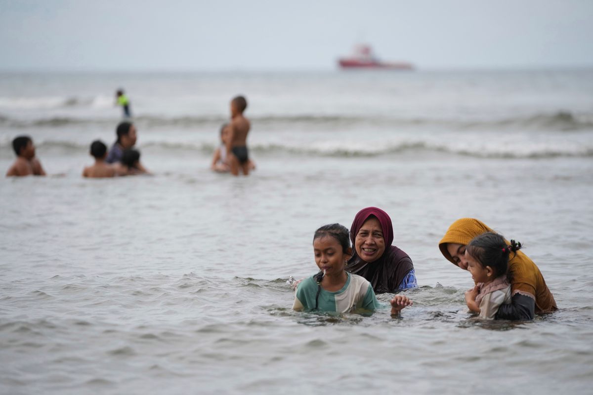 Indonesians mark 2 decades since the tragic tsunami that kil...