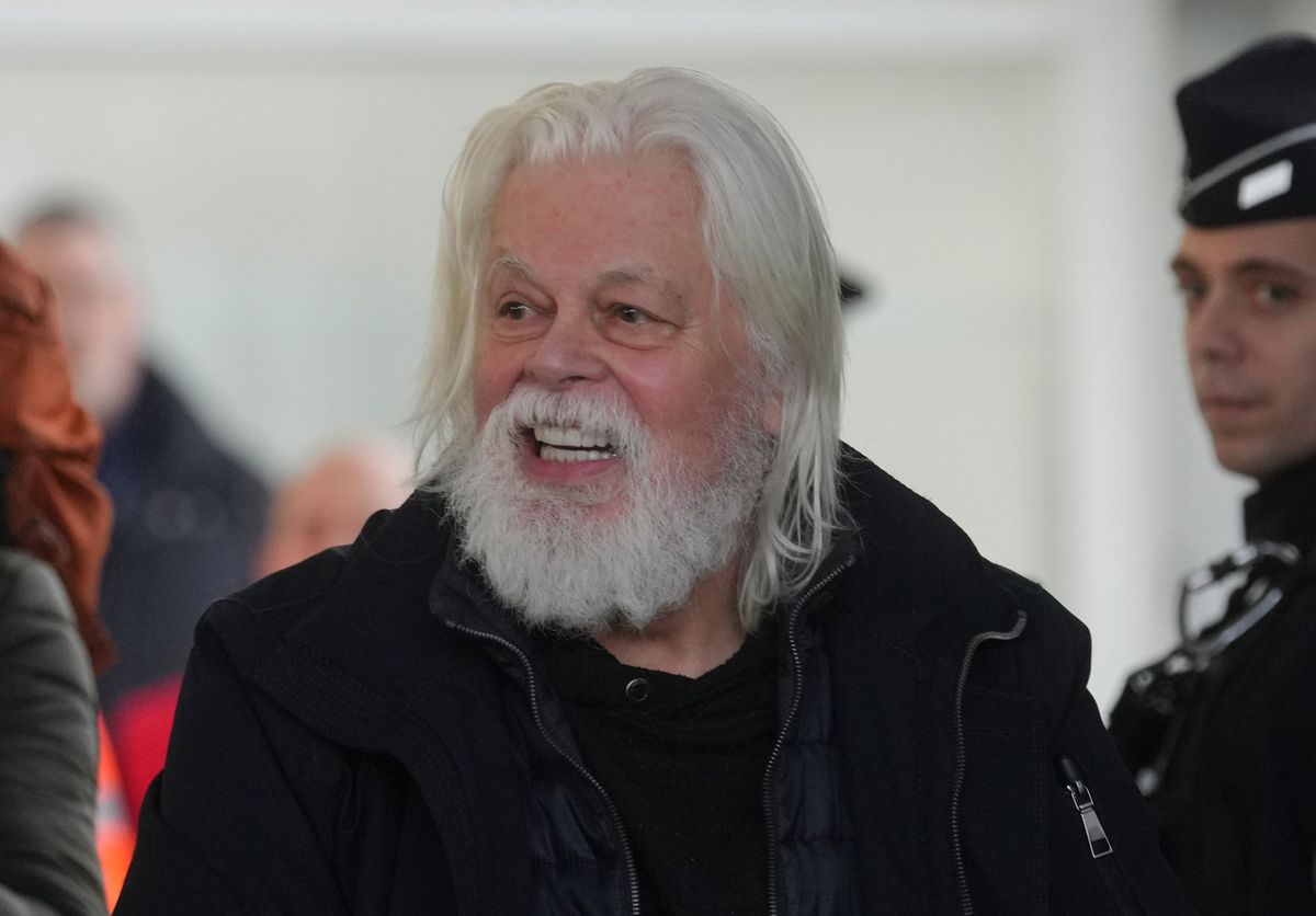 Interpol takes anti-whaling campaigner Paul Watson off its most-wanted...
