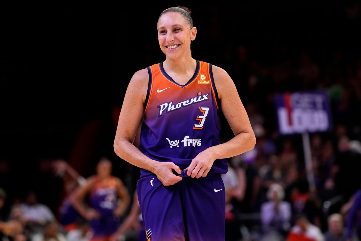 Diana Taurasi of the Phoenix Mercury retires after 20 WNBA s...