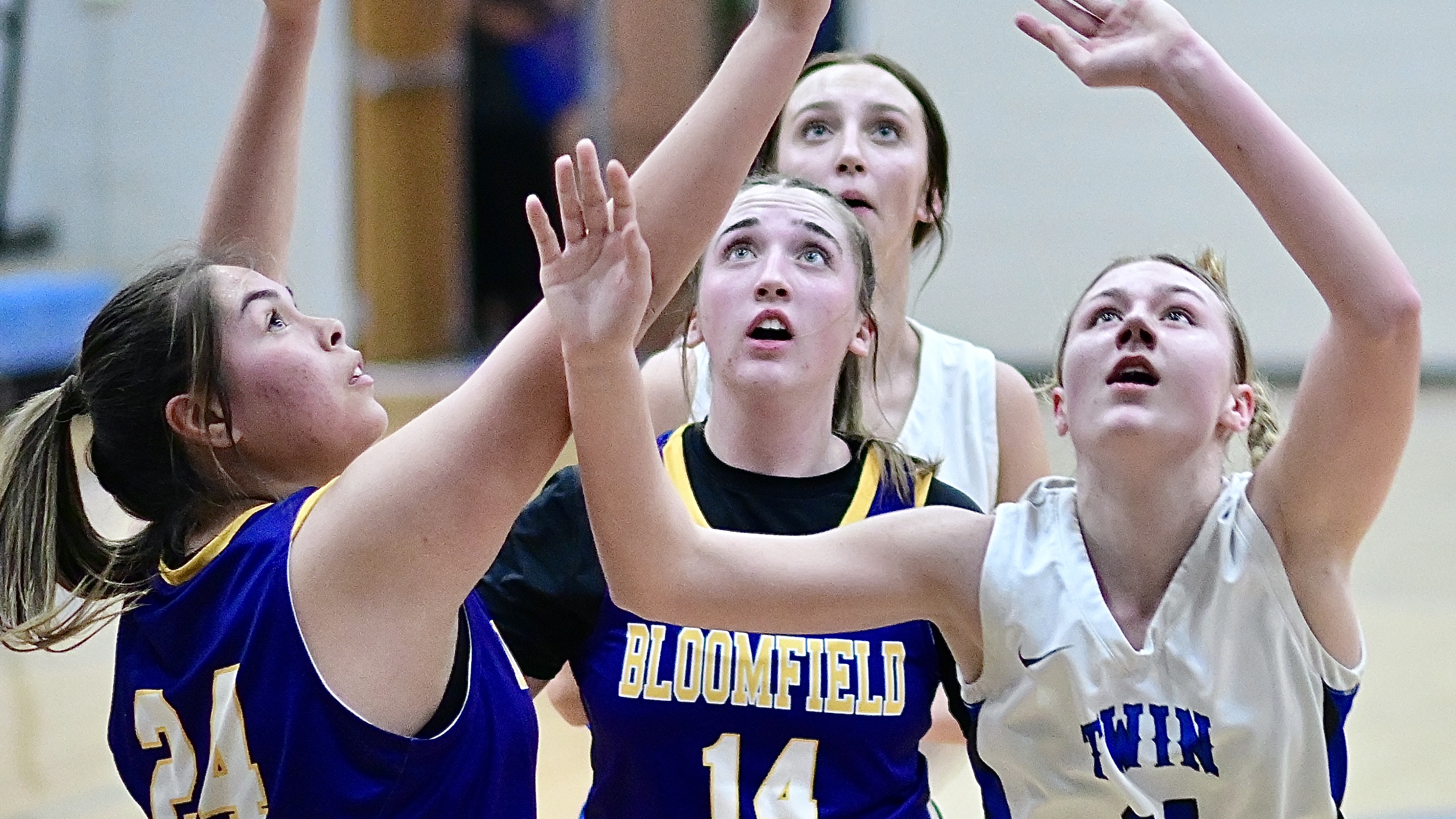 Lady Royals ride defense past Bloomfield