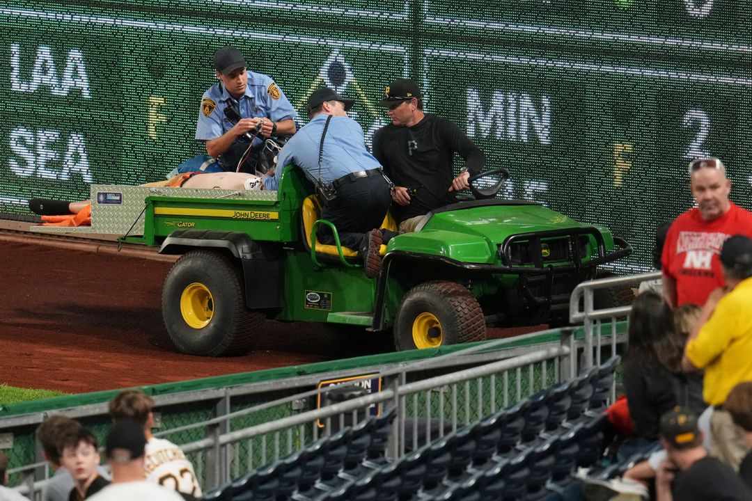 Man falls from 21-foot Clemente Wall at PNC Park during Pirates game