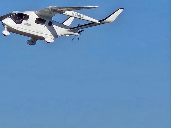 All-electric plane gives glimpse of the future in Poplar Blu...