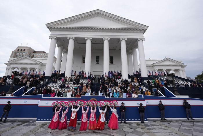 Abigail Spanberger sworn in as Virginia's first woman governor