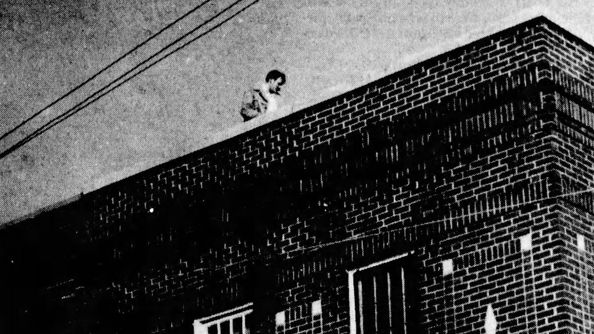 1975: Armed standoff unfolds atop Poplar Bluff bakery