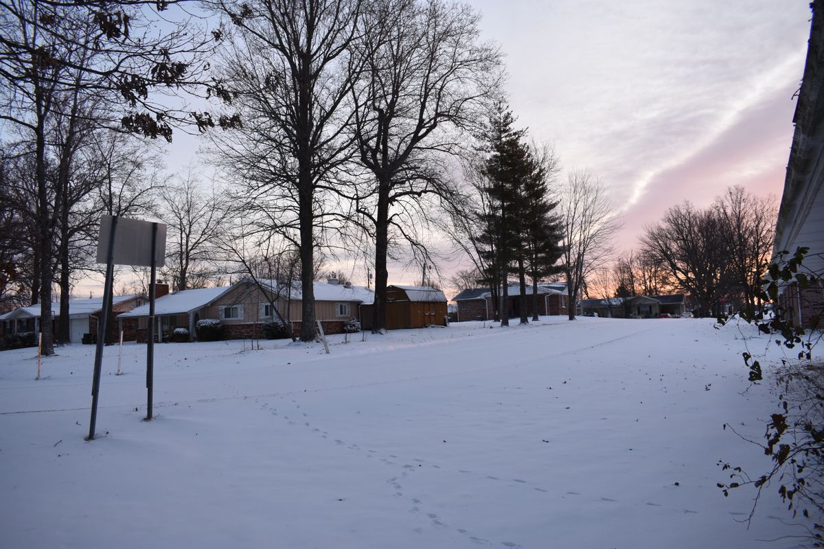 Poplar Bluff wakes up under freezing blanket of snow Wednesday morning