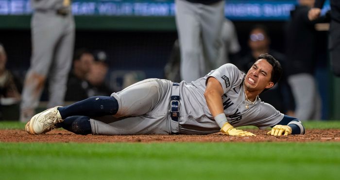 Yankees 3B Oswaldo Cabrera leaves game vs. Mariners in ambulance follo...