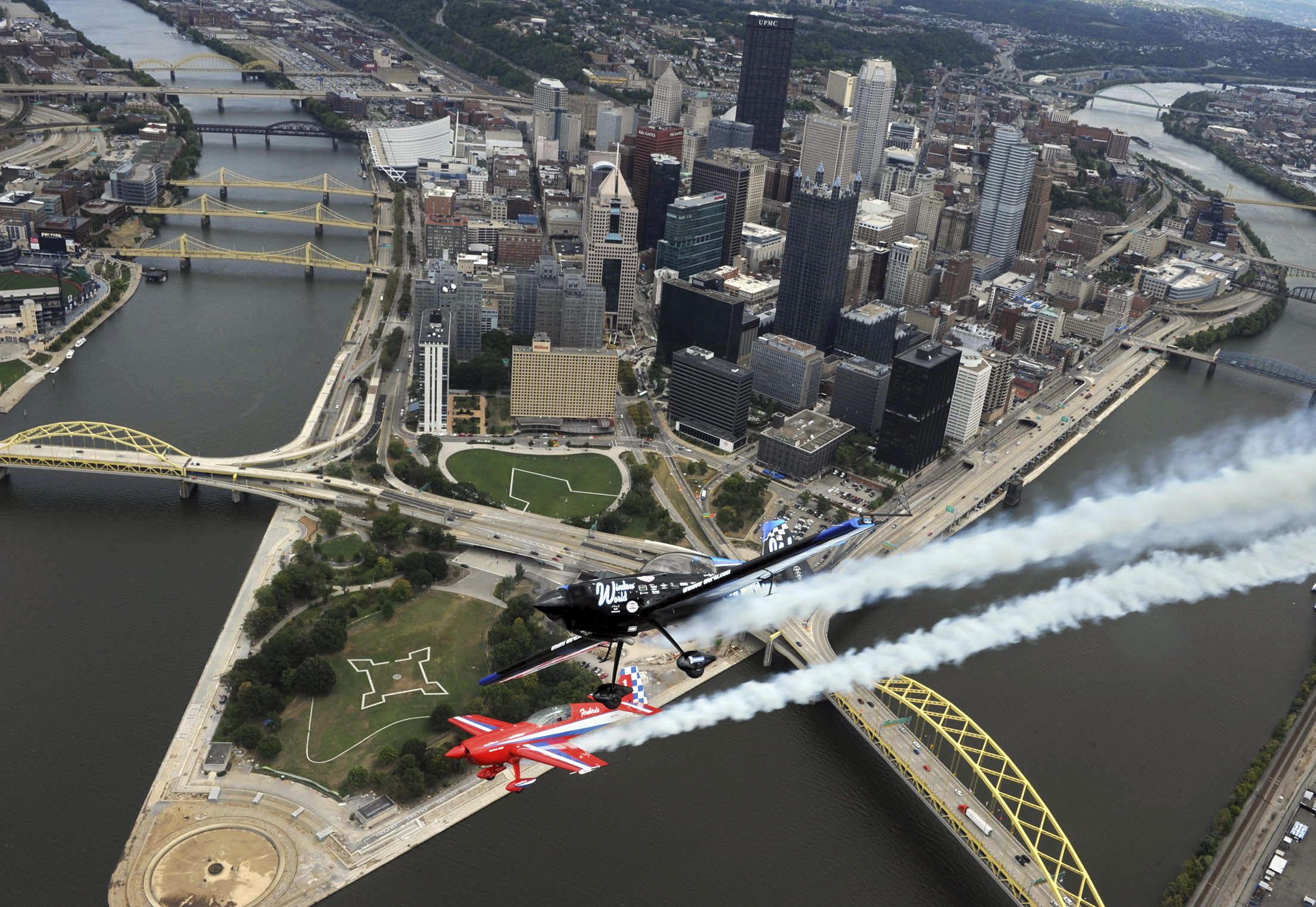 Rob Holland, famed aerobatic pilot, dies in crash before Virginia airs...