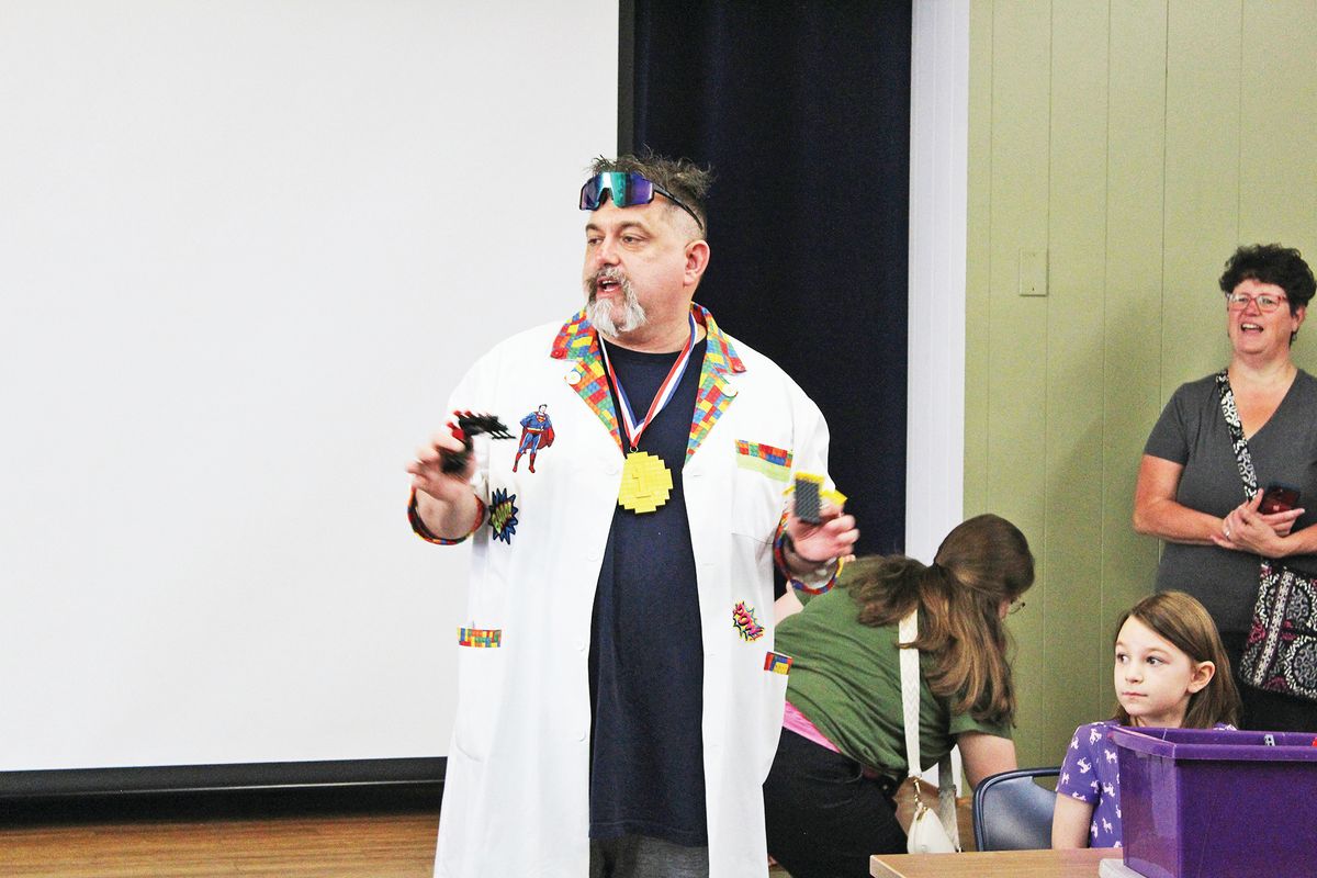 The Lego Man of New York comes to Poplar Bluff