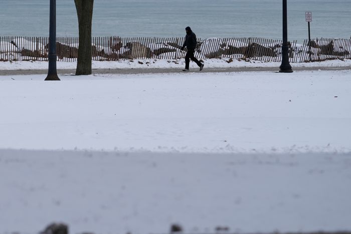 How big winter storms create snow, sleet and freezing rain