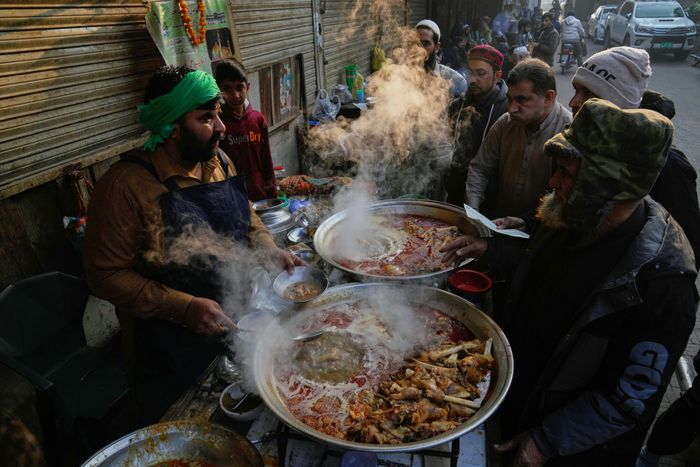 Photos of the slim alleyways of Pakistan's Mughal-era old Lahore city