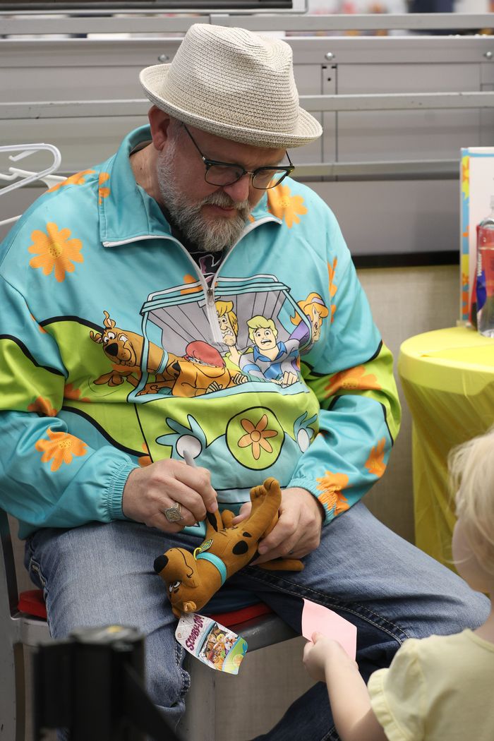 Scooby Doo voice actor Scott Innes meets fans at Poplar Bluff Walmart ...