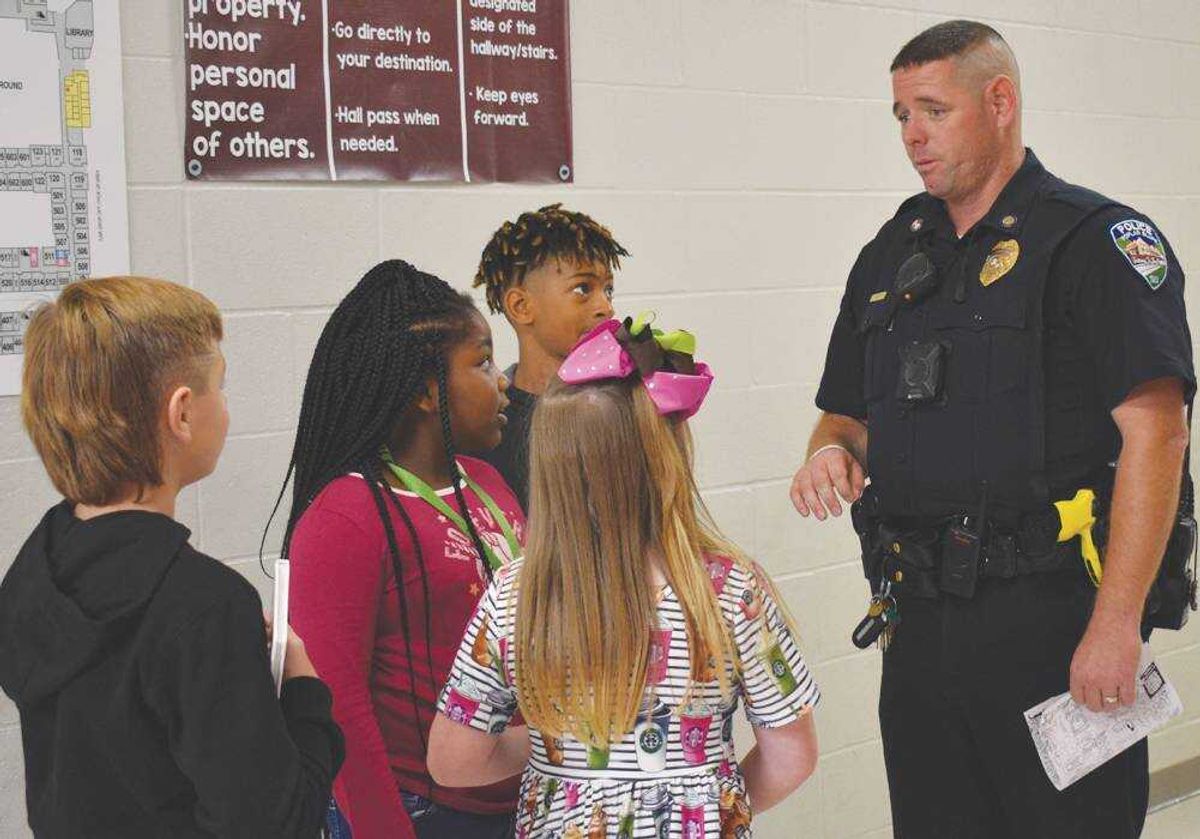 Brandon Hopper named new SRO at Poplar Bluff Middle School