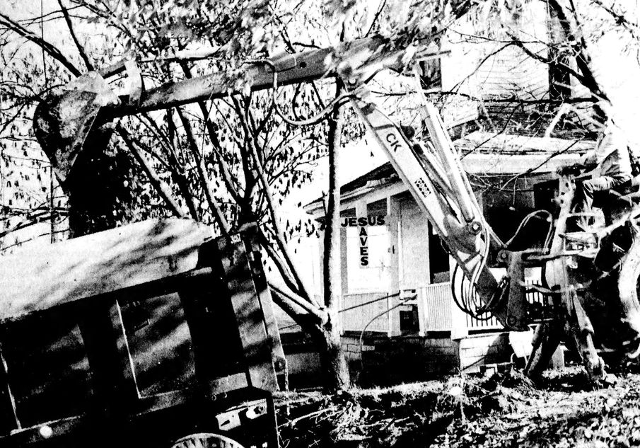 1925: Injured hunter walks, drives miles for help