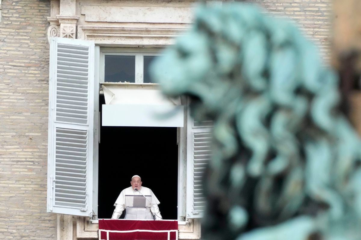 Pope Francis is introspective and self-critical in his autobiography,
