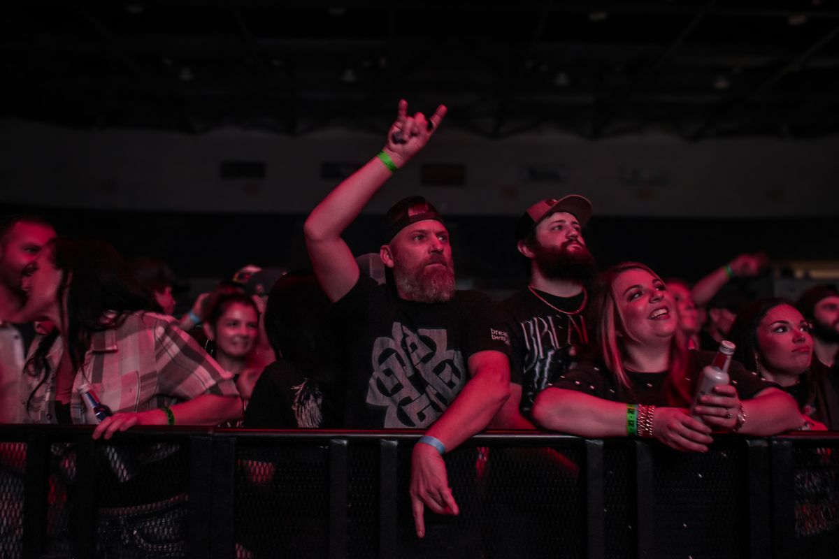 Clash at the Coliseum brings country and rock together