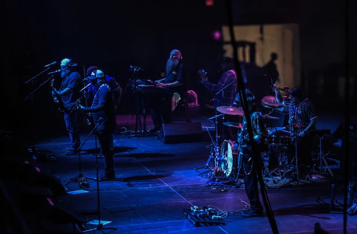 Clash at the Coliseum brings country and rock together