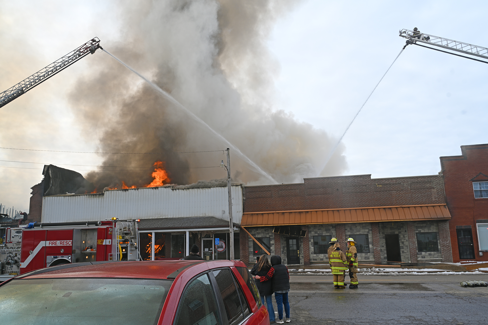 Massive fire wipes out block of businesses in Puxico