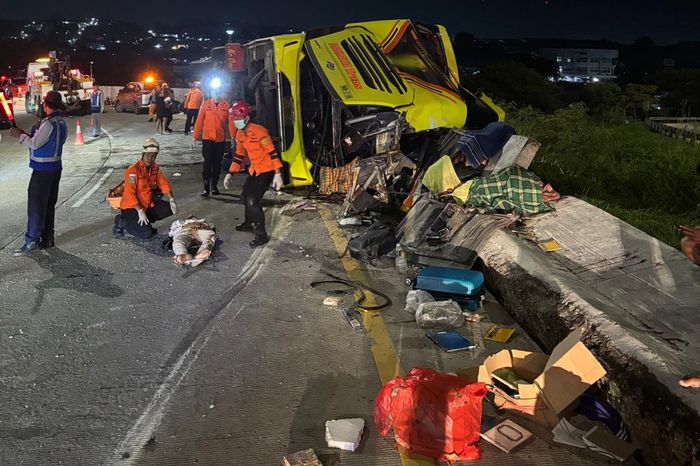 Passenger bus crash in Indonesia kills at least 16 people, official sa...
