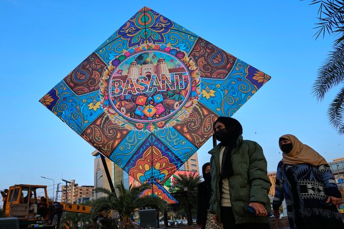 Photos of the Basant kite-flying festival in Pakistan after a 20-year ...