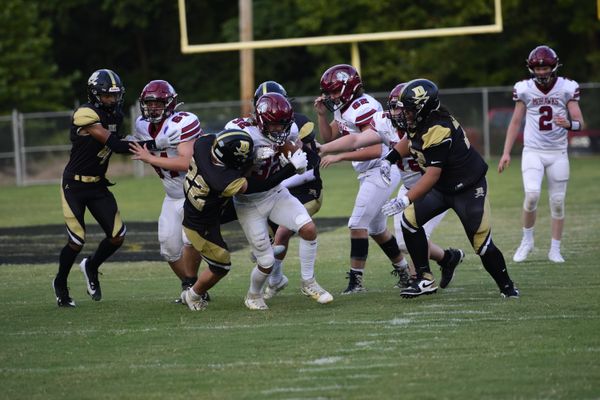 Doniphan Dons break losing streak with thrilling 46-36 win over Piggot...