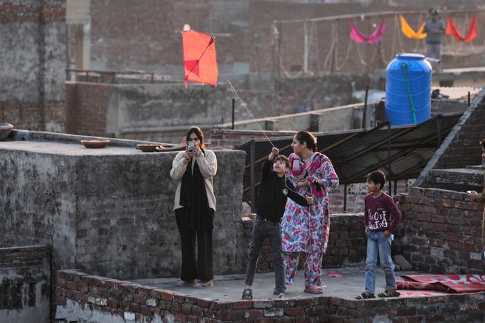 Photos of the Basant kite-flying festival in Pakistan after a 20-year ...