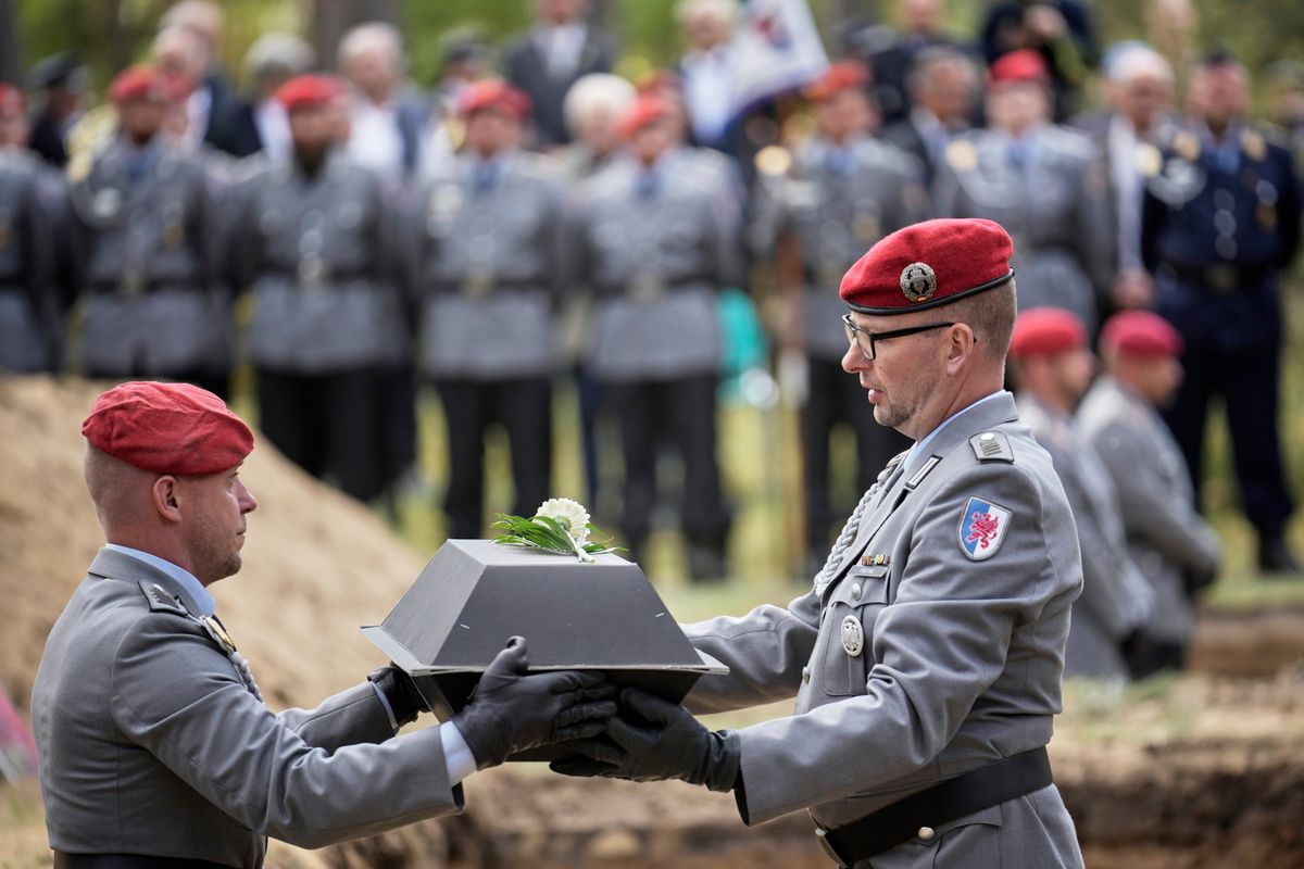 PHOTO COLLECTION: Germany WWII Fallen Soldiers