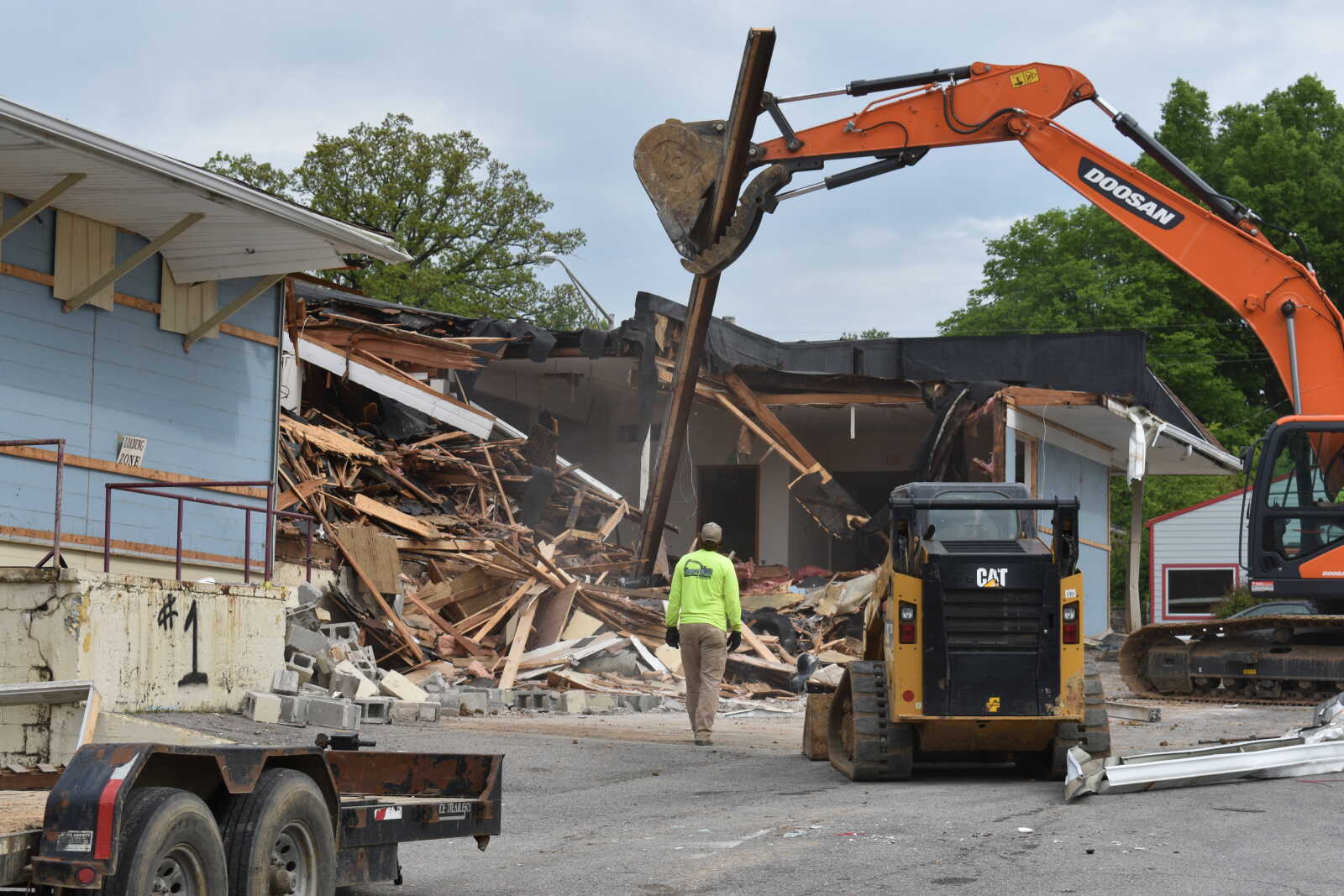 Old Jim Hogg building razed