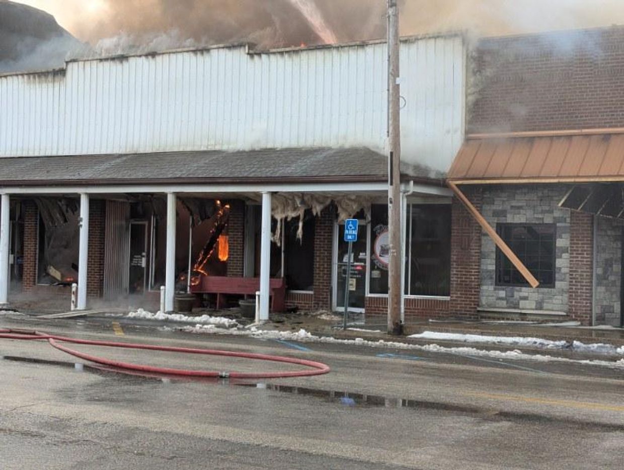 VIDEO AND GALLERY: Puxico restaurant fire spreads