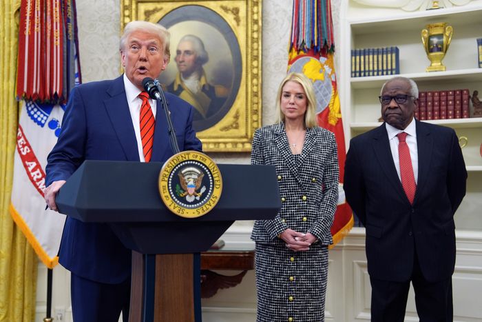 PHOTO COLLECTION: Pam Bondi Swearing In