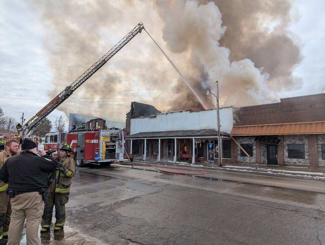 VIDEO AND GALLERY: Puxico restaurant fire spreads