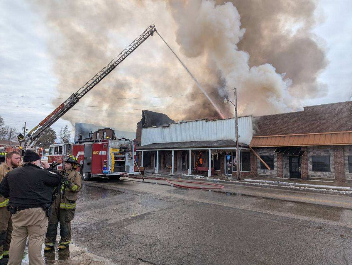 VIDEO AND GALLERY: Puxico restaurant fire spreads