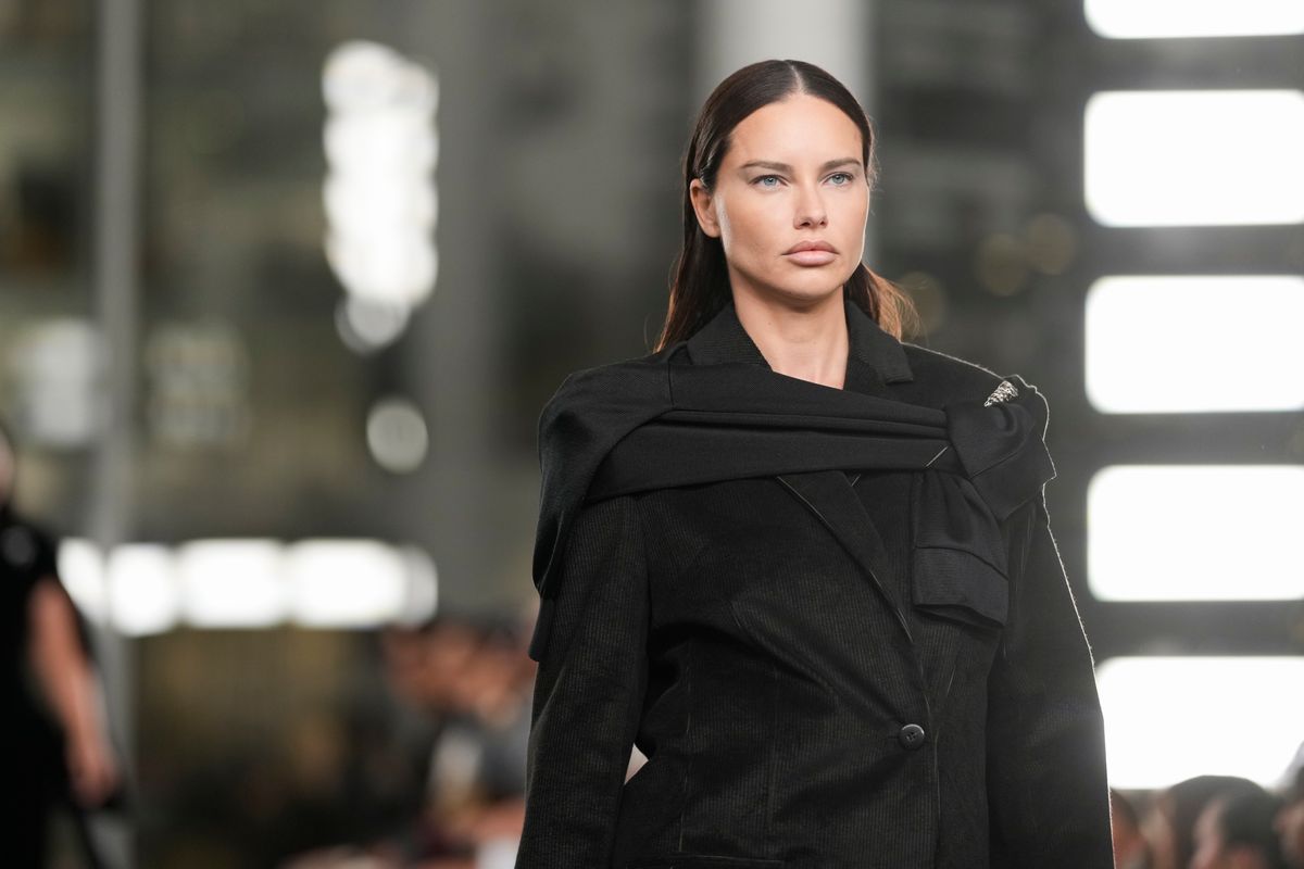 The iconic ‘T’ stands for twisted in Tory Burch’s new collection at Ne...