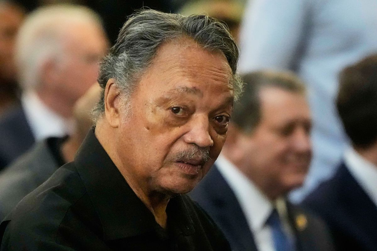 Civil rights leader Jesse Jackson leaves hospital after trea...