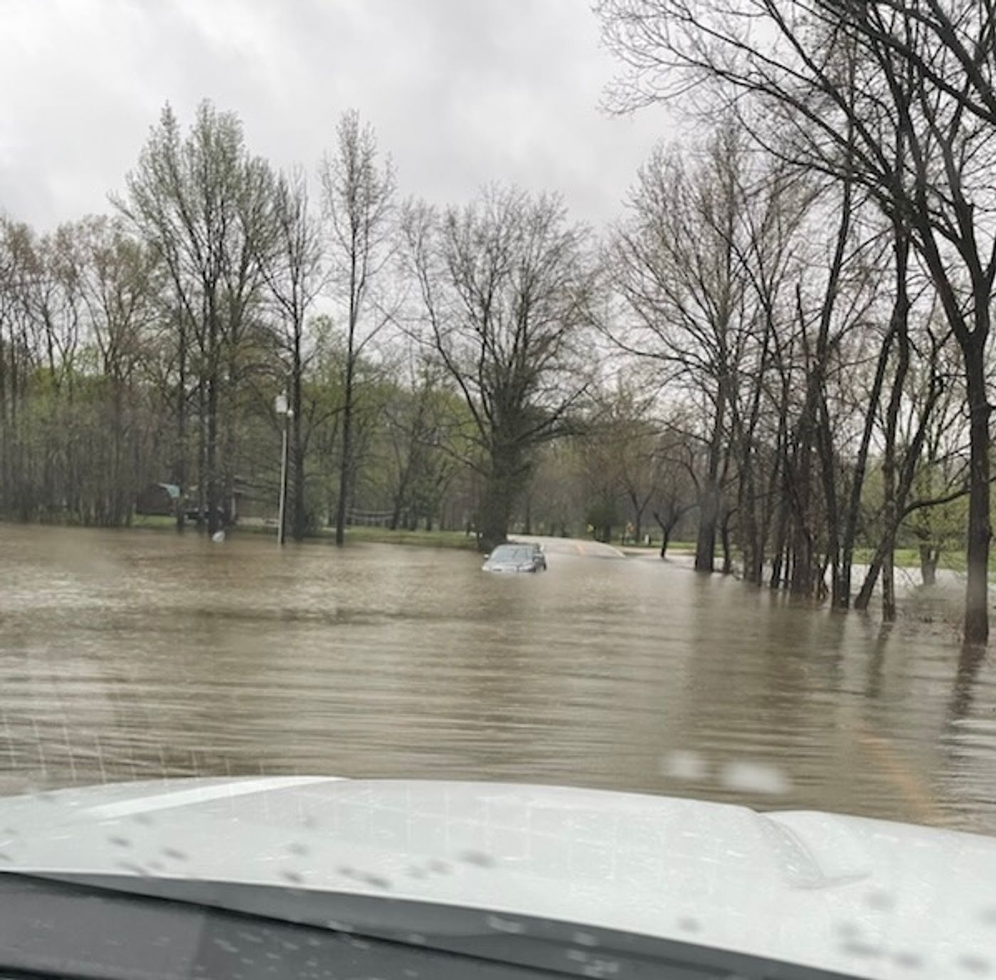 Missouri roads submerged: Flash flooding forces closures across Southe...