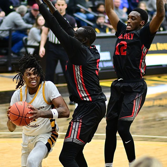 HOW SWEET IT IS: Raiders beat Moberly for first time at Libla