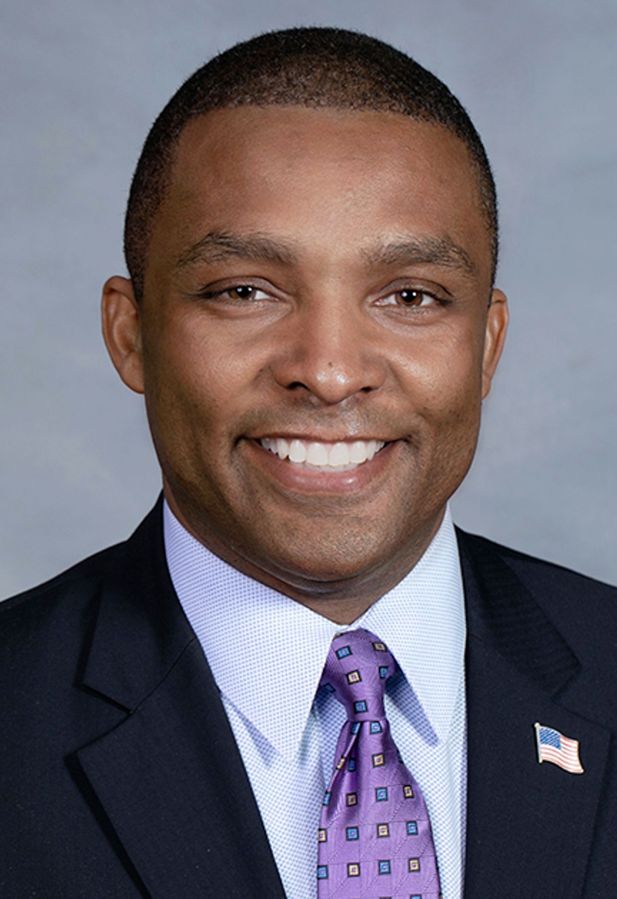 Davis votes to advance funds for local projects