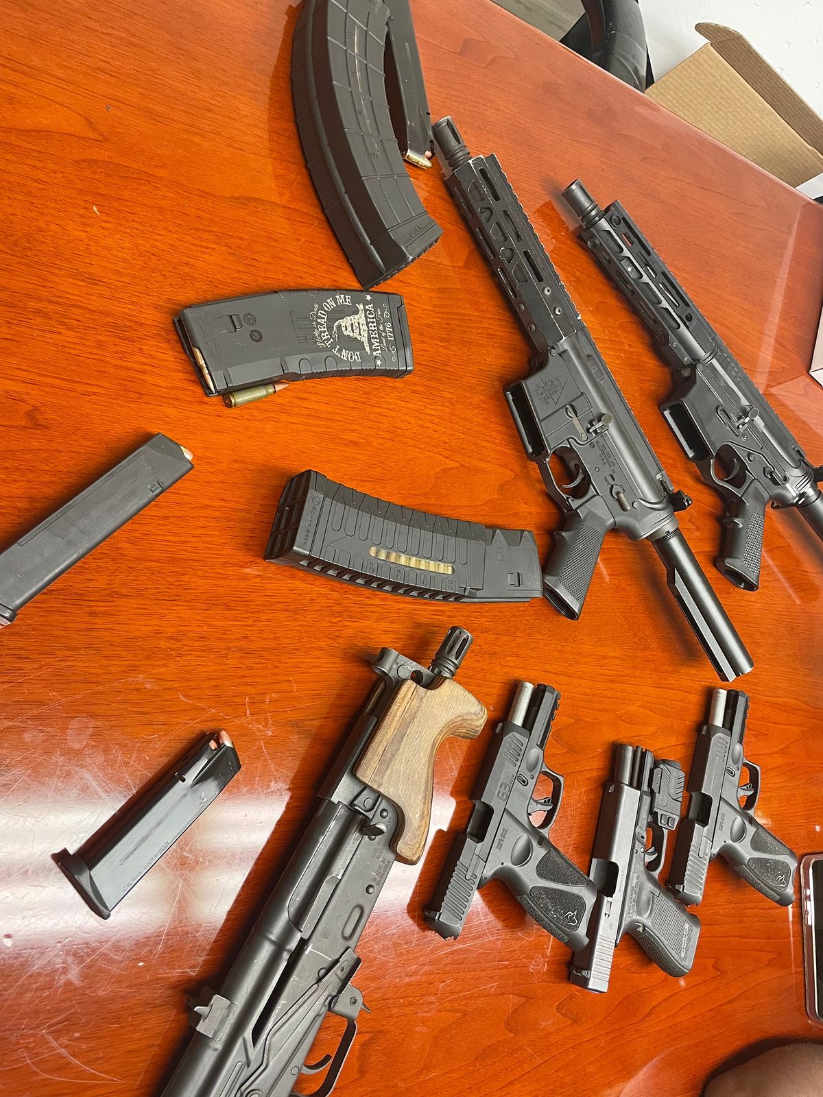 Teens detained after multiple weapons found in vehicle