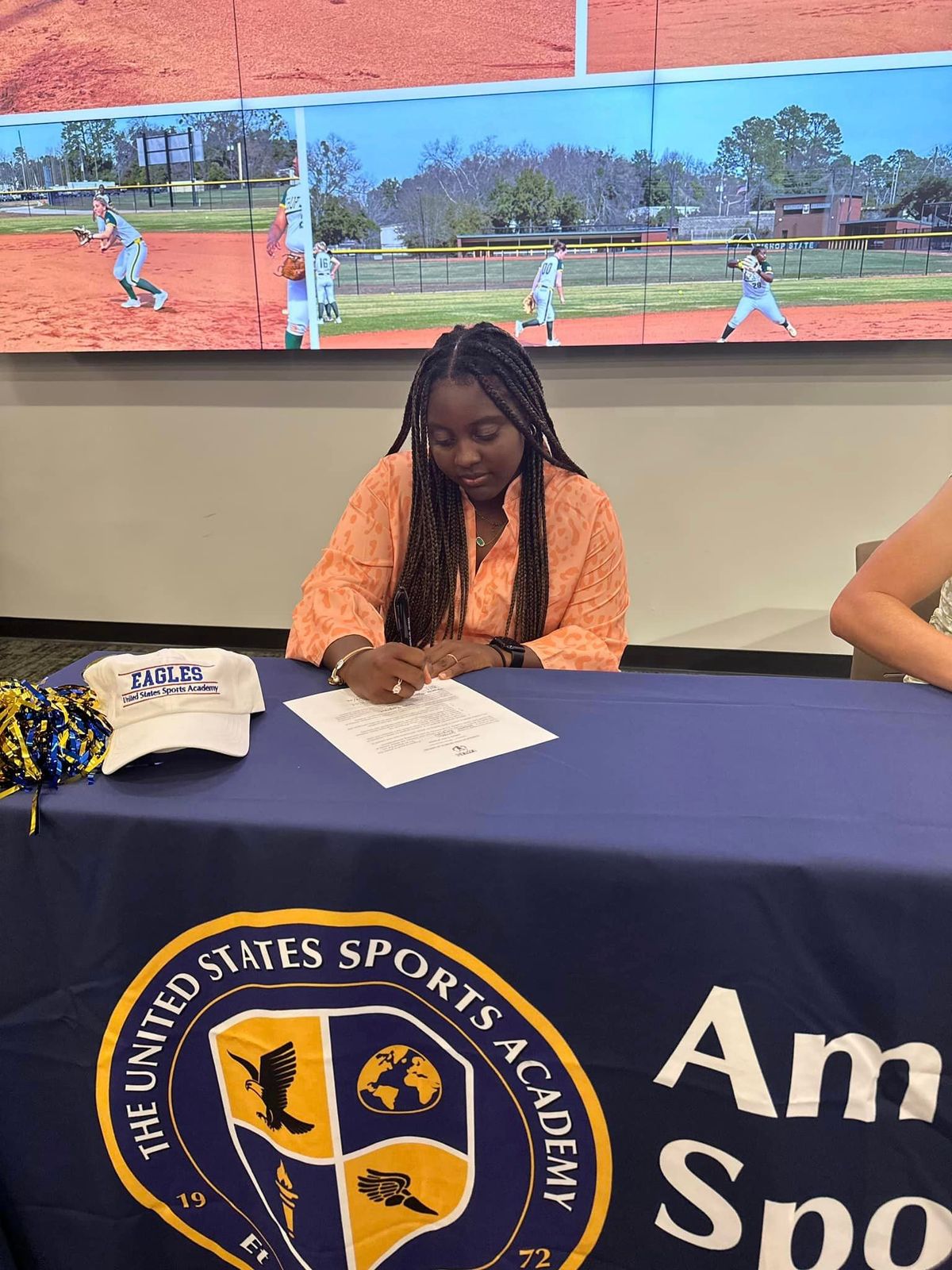 Barginere signs with USSA softball team