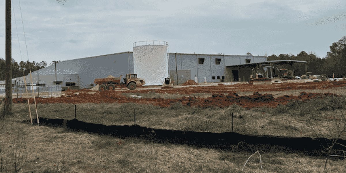 The Back 9 brings indoor golf to Luverne