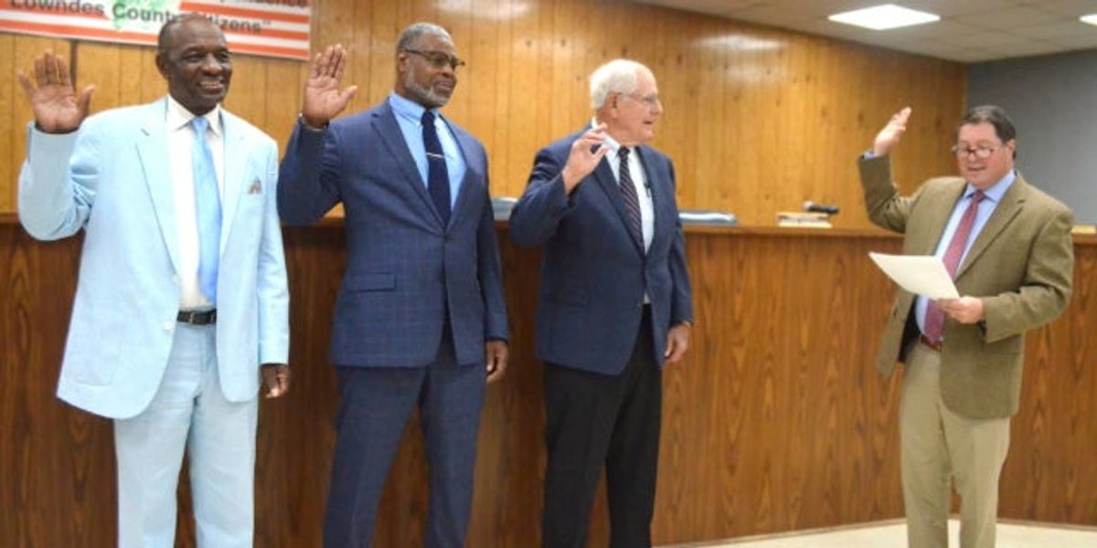 Newly elected commissioners pledge faithful, honest service