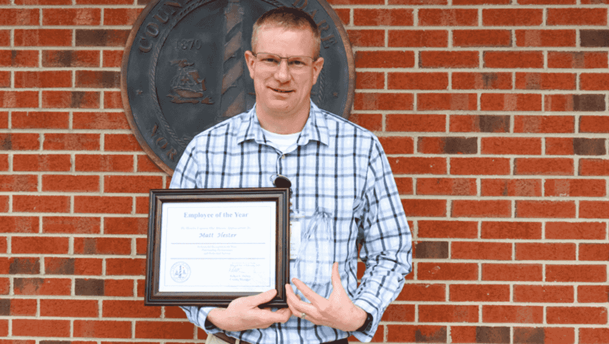 Matt Hester named Dare's Employee of the Year