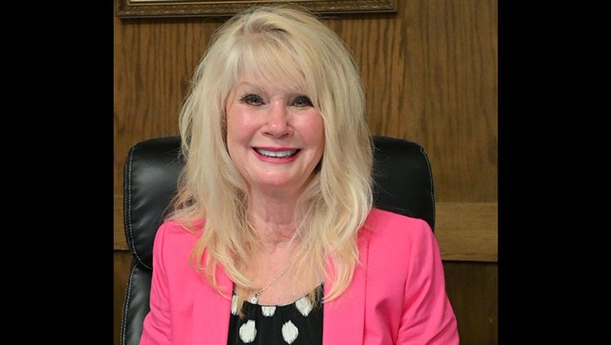 Manteo Mayor Wickstrom announces resignation