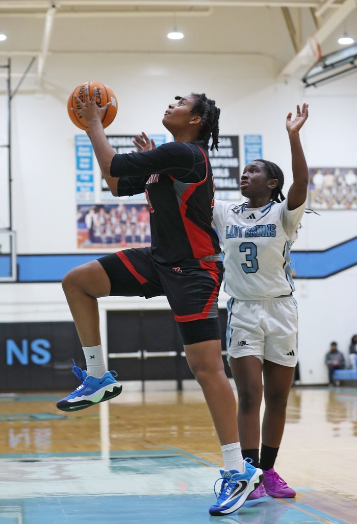 NJ girls stifle Beddingfield in 4th, 43-33