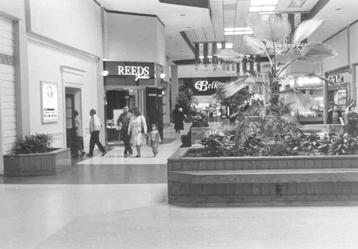 Mall's rise, fall mirrored national trends