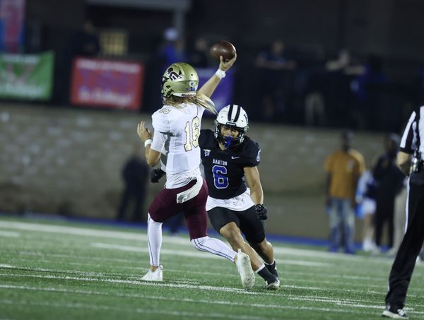 Jacobs, Parrish lead Bulldogs to Senior Day rout of Erskine